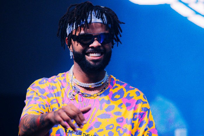 Zaac é o único artista masculino a emplacar cinco músicas na primeira ...