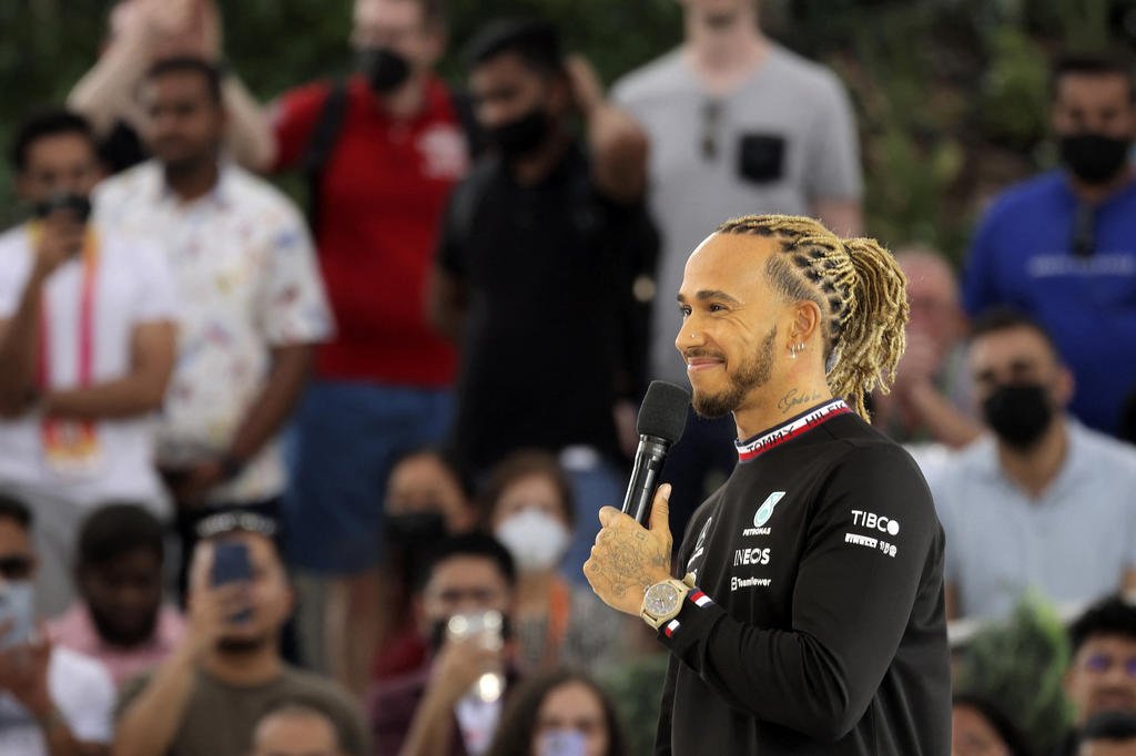 Hamilton diz que vai adotar sobrenome da mãe na Fórmula 1: "Lewis ...