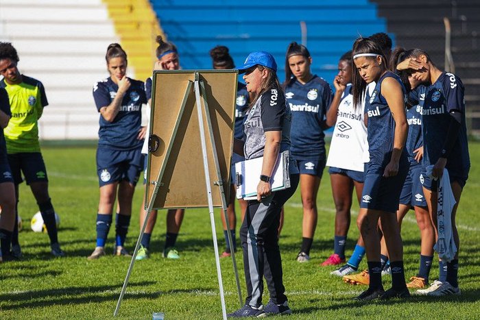 Com retorno de Lorena, Grêmio busca classificação nas rodadas finais do ...