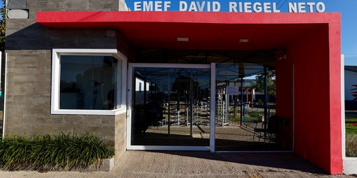 Um ano após a enchente, veja como está a Escola David Riegel Neto ...