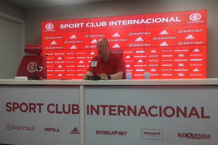 Aránguiz, Cuellar, extrema e reserva para Alan Patrick: Alessandro ...