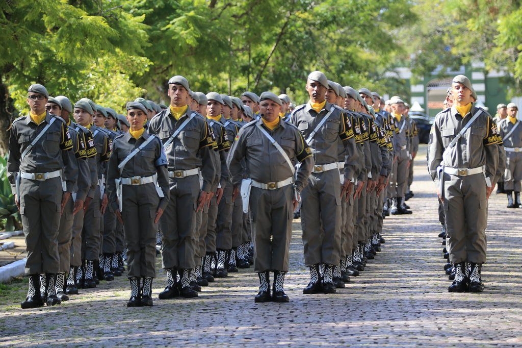 Brigada Militar realiza formatura de 676 novos soldados para atuação no ...