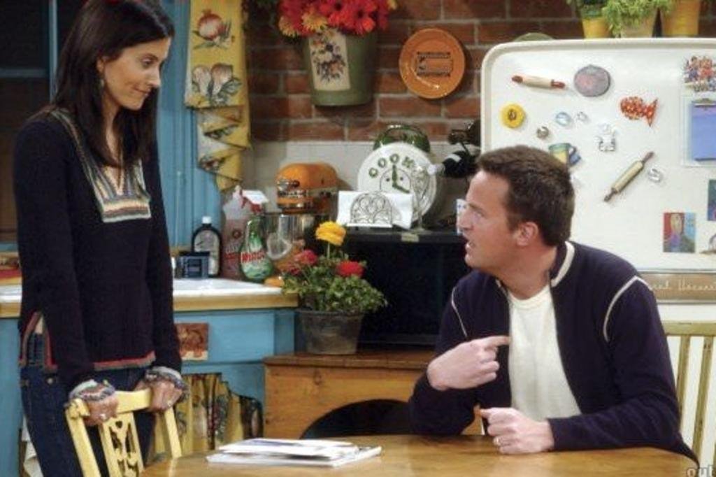 Relembre momentos engraçados de Matthew Perry em "Friends" | GZH