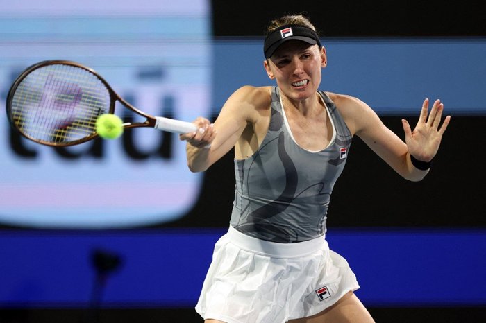 Alexandrova elimina a favorita Swiatek nas oitavas de final do WTA 1000 ...