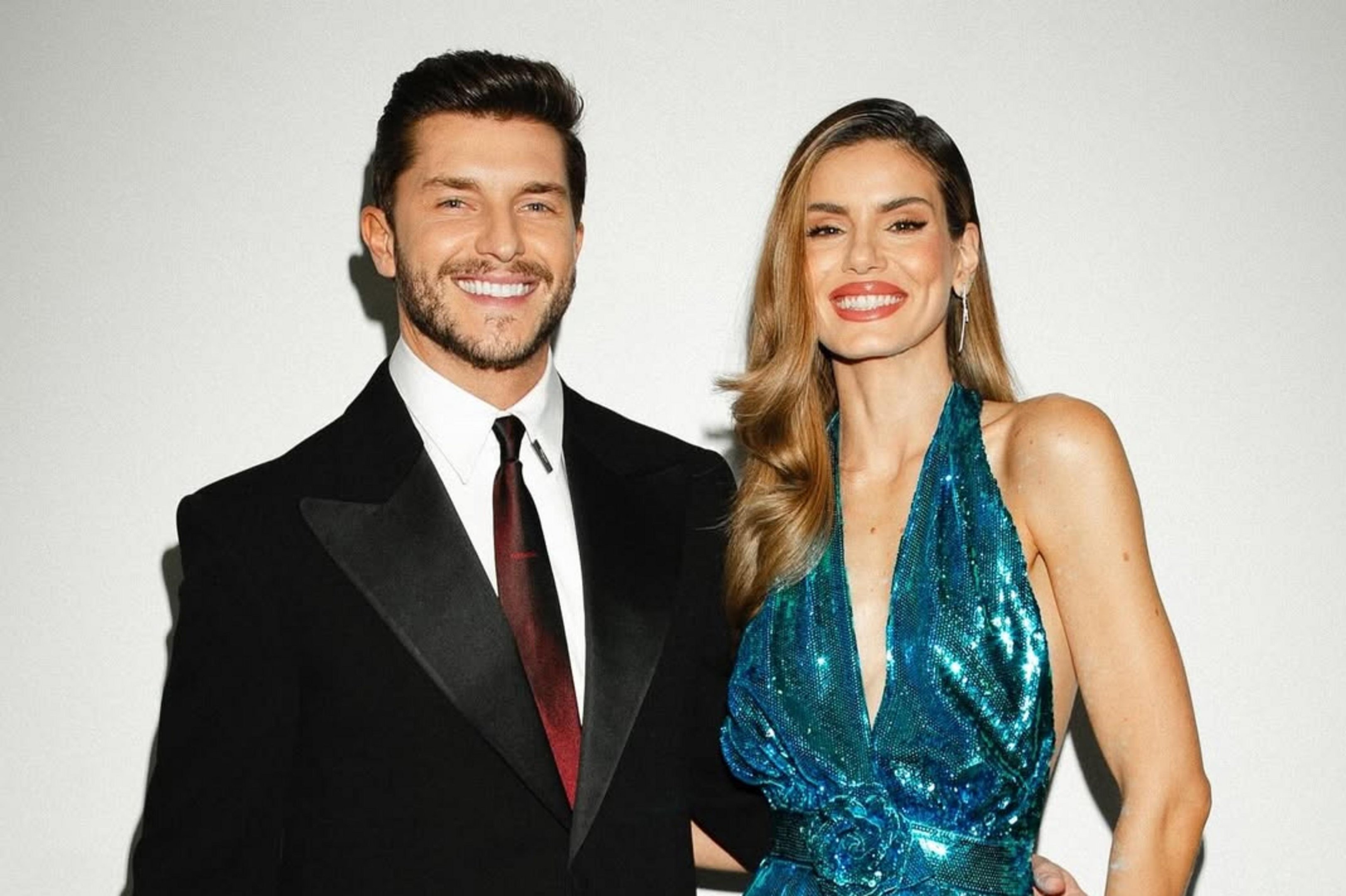 Camila Queiroz e Klebber Toledo anunciam nascimento da primeira filha ...