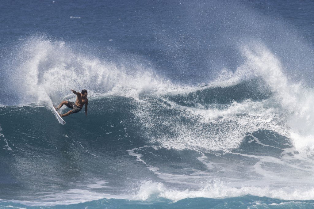 Barron Mamiya e Brisa Hennessy vencem a segunda etapa da WSL | GZH