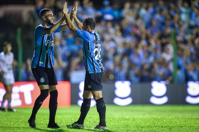 Sem Arthur, Grêmio divulga relacionados para encarar o São José ...