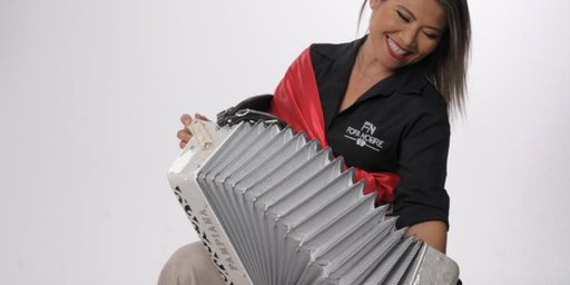 Conheça a história de Fofa Nobre, gaiteira de Guaíba que leva tradição ...