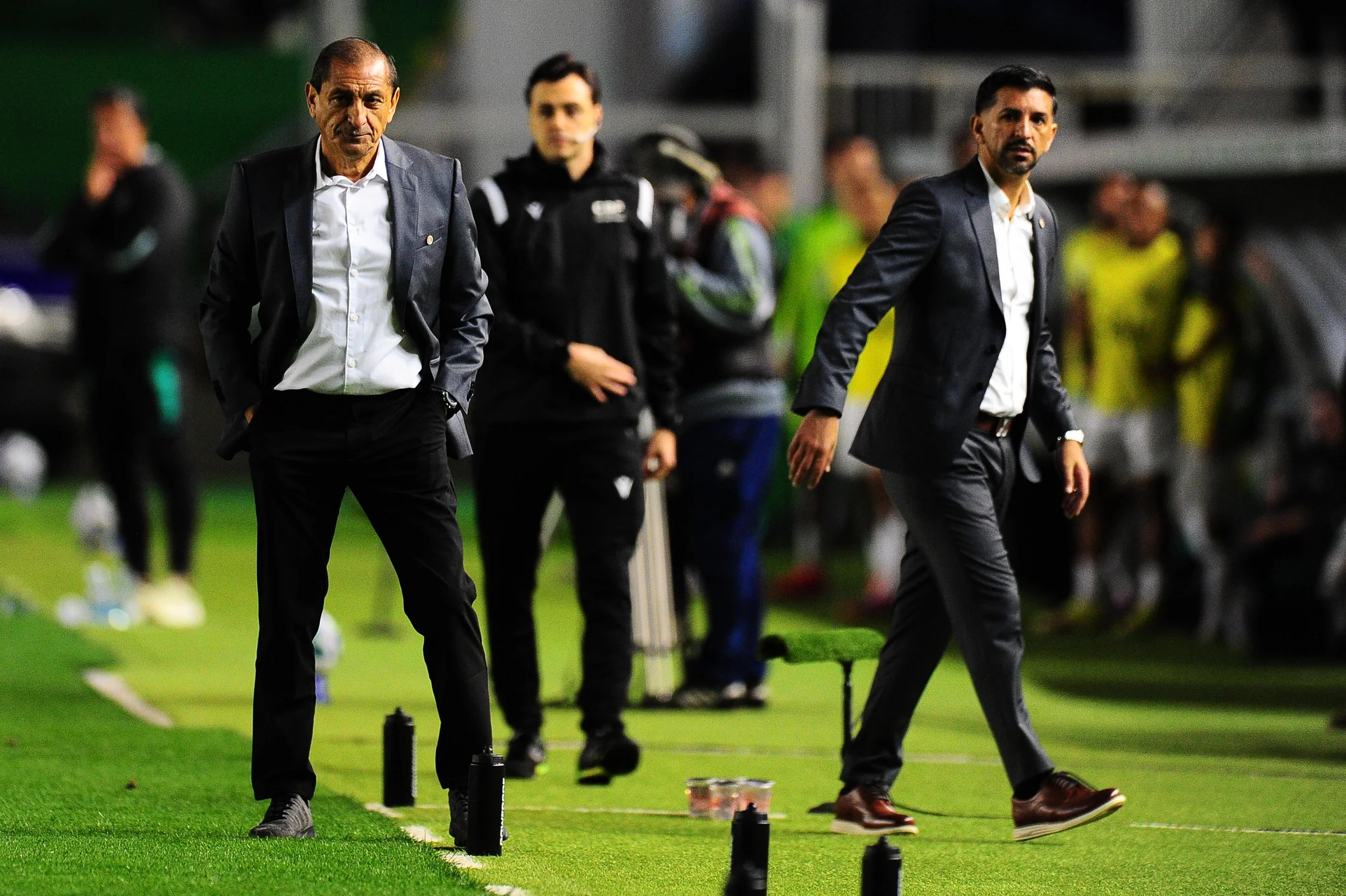 Adolescente dando a buceta