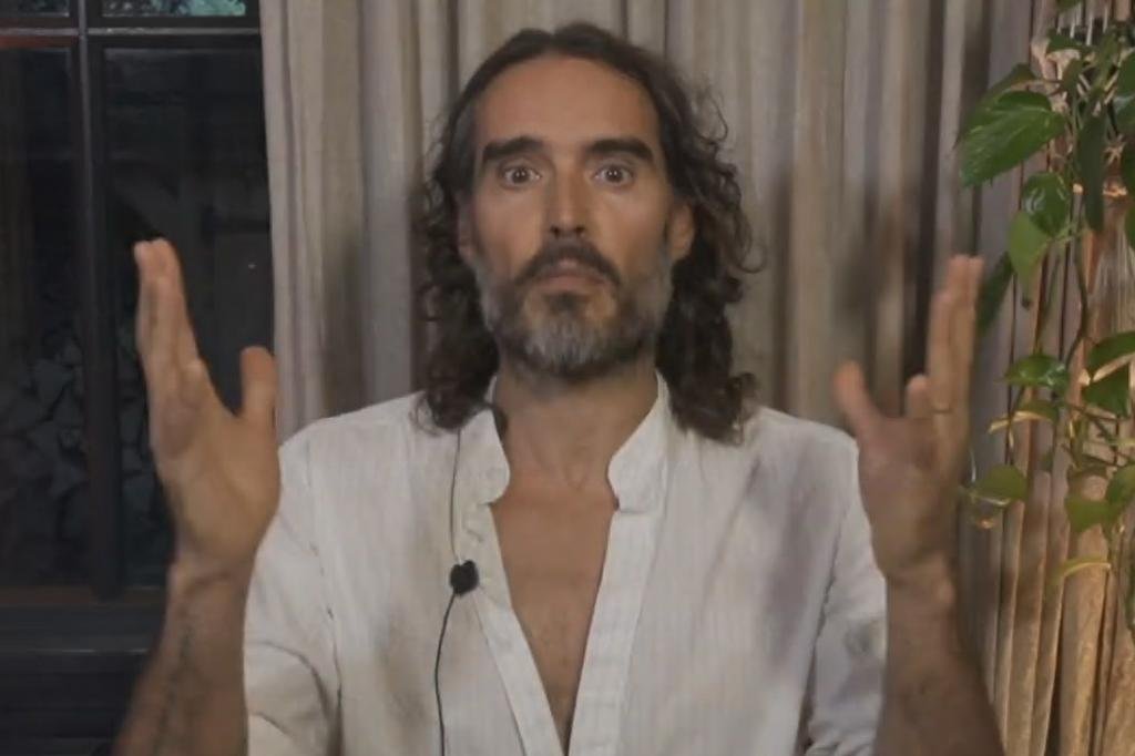 Ator Russell Brand menciona "semana deprimente" após acusações de ...