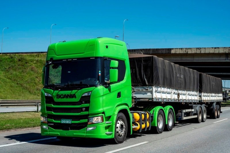 Scania avança no transporte sustentável com novo caminhão a gás | GZH