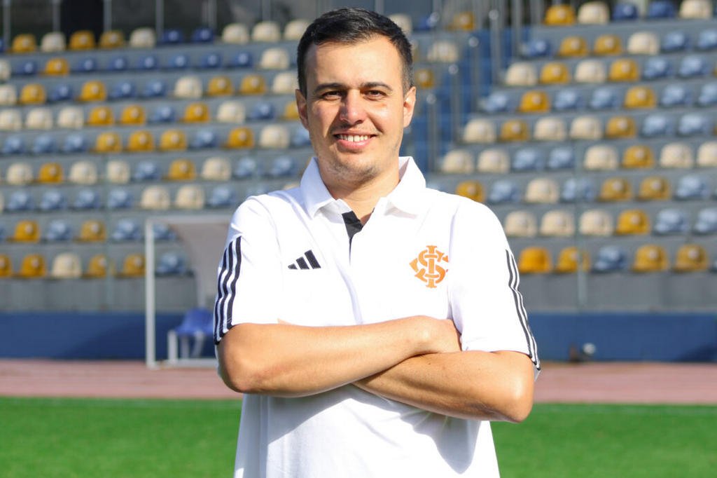 Quem é Lucas Piccinato, o novo técnico das Gurias Coloradas | GZH