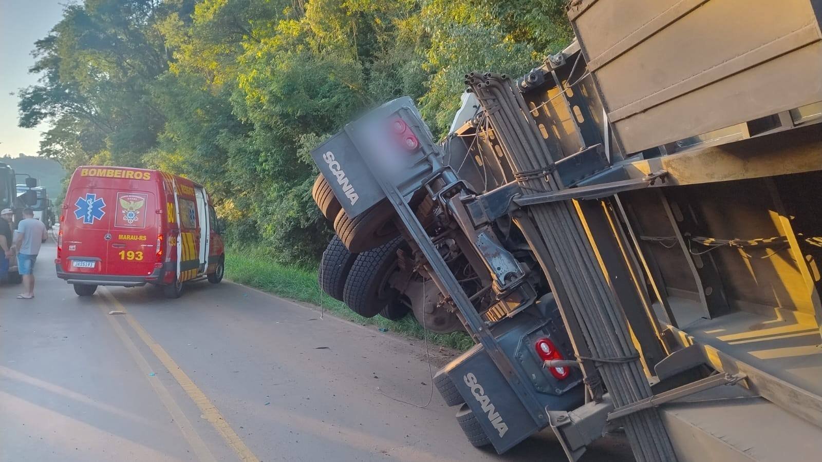 RS-324 é liberada em Marau após seis horas de bloqueio | Passo Fundo