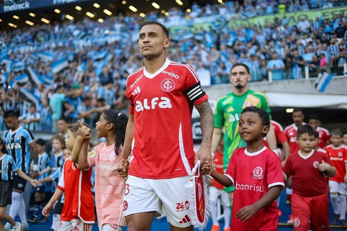 Alan Patrick celebra vitória do Inter no Gre-Nal e retorno após lesão ...