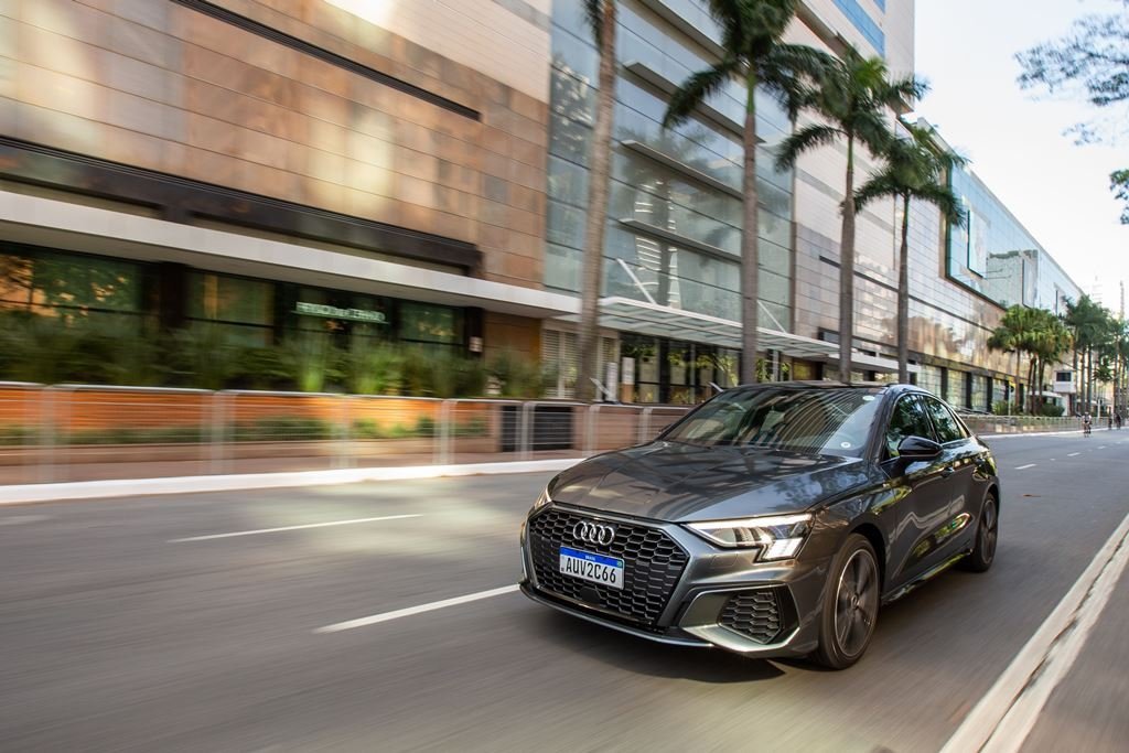 Audi A3 Sedan e Sportback 2022 chegam reestilizados, maiores e avançada ...