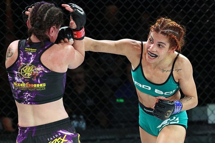 Rayanne dos Santos domina americana e conquista o cinturão peso-átomo ...