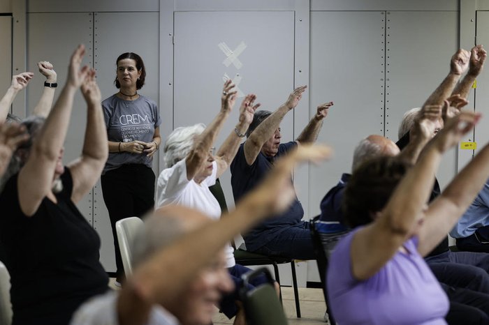 Grupo pratica dança para aliviar sintomas da doença de Parkinson | GZH