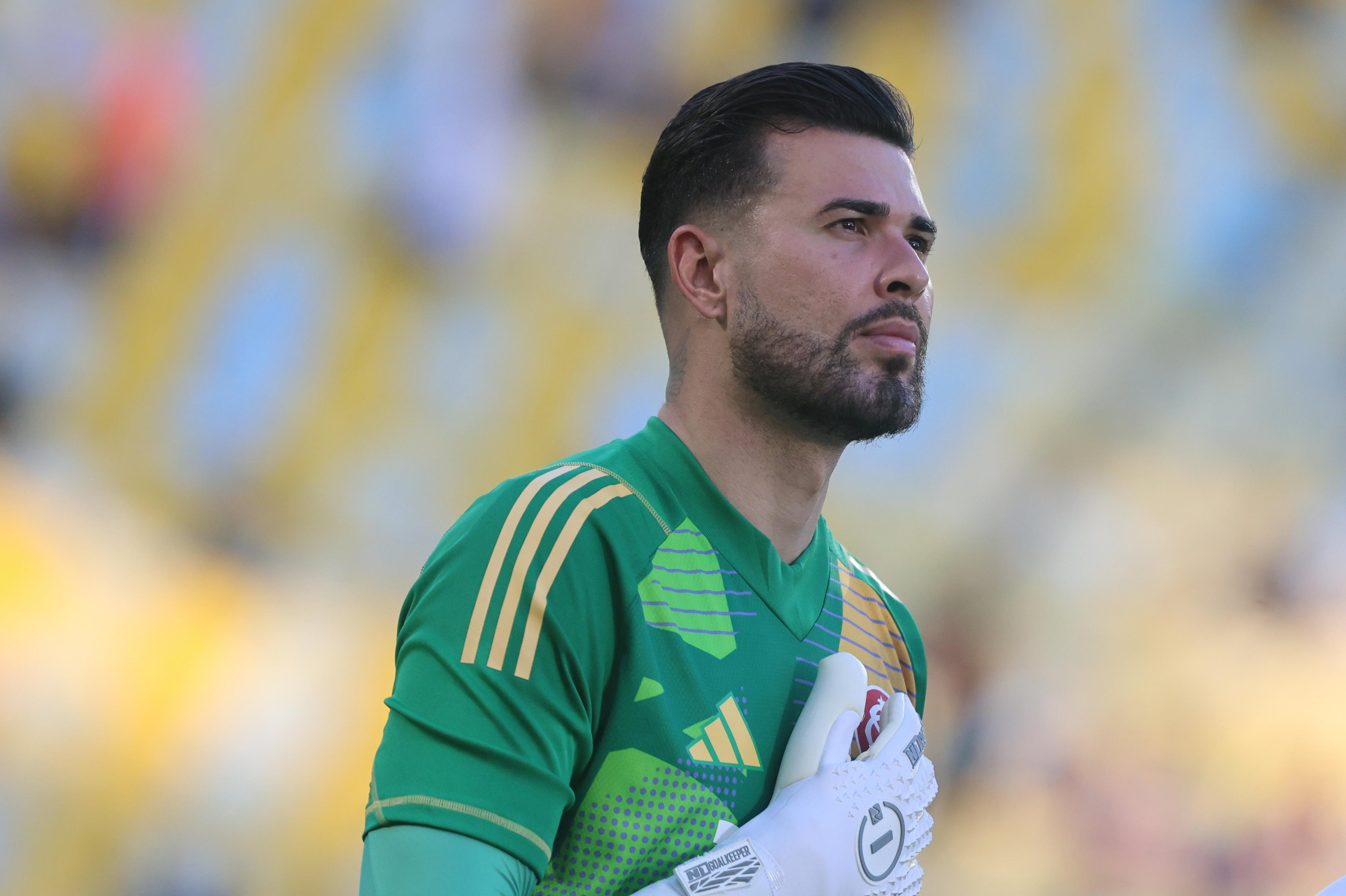 Ivan engata sequência inédita em quatro anos e assume titularidade no ...