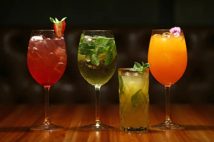 Aprenda quatro receitas de drinques refrescantes para celebrar o ...
