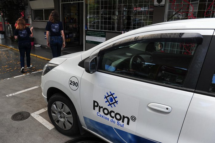 Procon fiscaliza postos de gasolina em municípios da Serra | Pioneiro