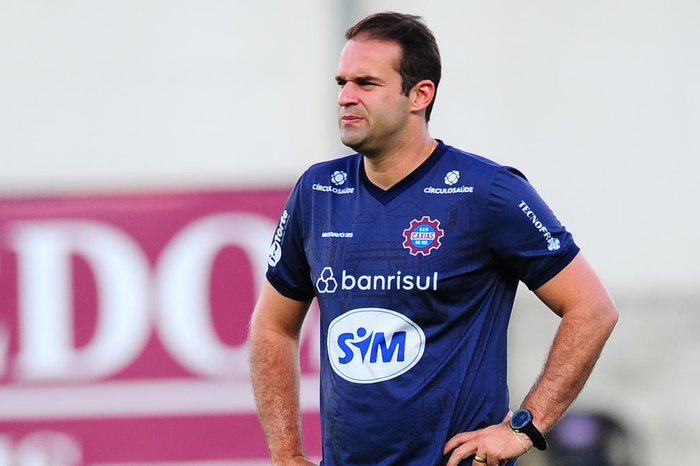 Técnico do Caxias confirma time para enfrentar o Inter | Pioneiro
