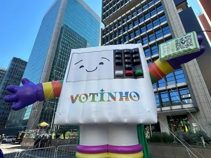Parada LGBT+ celebra 30 anos com festa, diversidade e defesa de ...