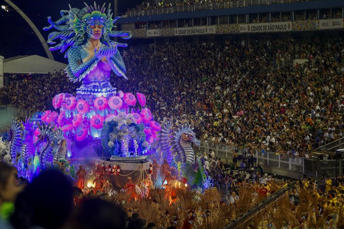 Carnaval de São Paulo: primeiro dia de desfiles tem homenagem a Cazuza ...