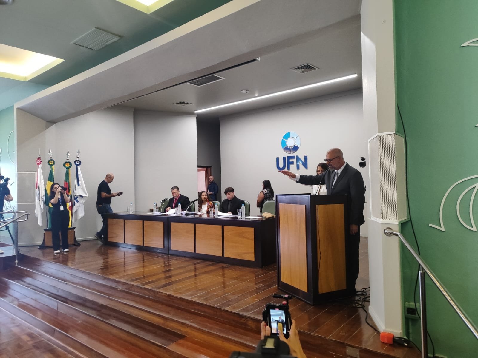 Rodrigo Decimo toma posse como prefeito e promete gestão eficiente em ...