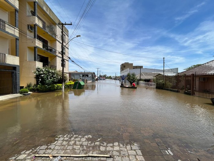 Com cheia do Rio Jacuí, Defesa Civil de São Jerônimo retira 200 ...