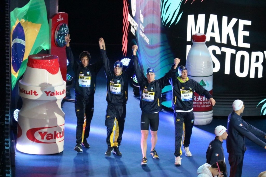 Revezamento 4x200m livre perde bronze no final, e Bruno Fratus é ...