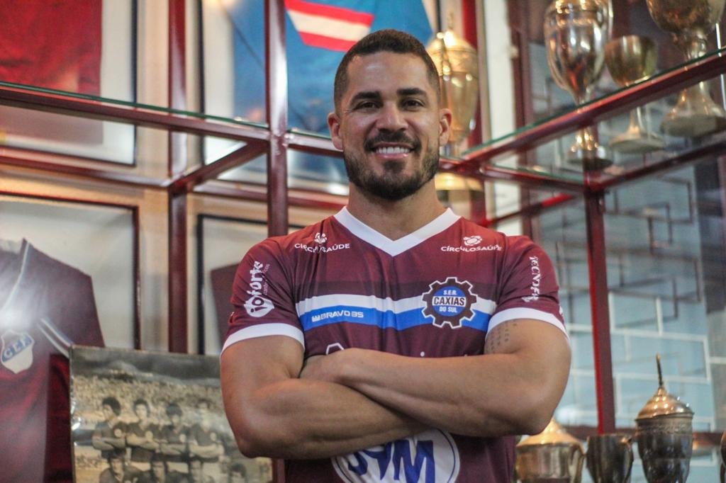 "Eu vejo um time com identidade", comenta novo reforço do Caxias | Pioneiro