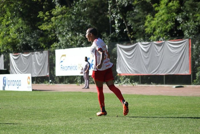 Meia do Inter comemora título do Gauchão Feminino e renovação: "Grata e ...