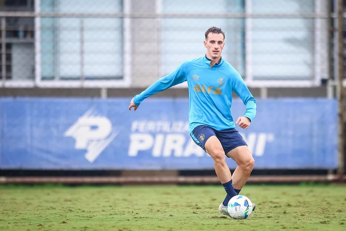 Cria da fábrica de volantes, Zortea vive expectativa de estreia pelo ...