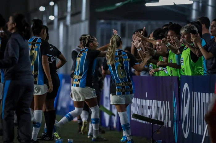 Camila Pini decide contra o Bahia e promete: "O Grêmio não é um time ...