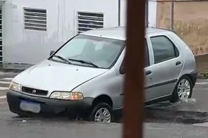 Imagem de manifestante venezuelano em chamas ganha o World Press Photo ...