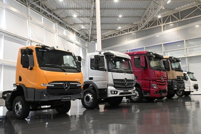 Actros, Atego, Arocs e Accelo 2025 puxam as novidades da Mercedes-Benz ...