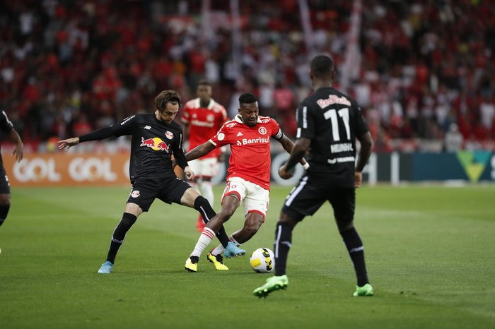 Inter terá ao menos três trocas no time para enfrentar o Santos | GZH