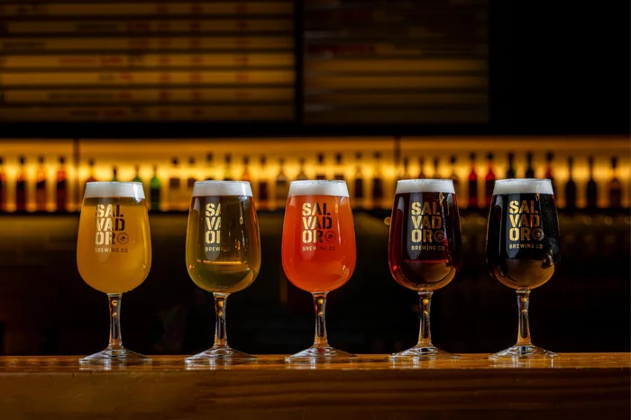 Da Kombi à expansão: cervejaria que começou com beertruck hoje vende no ...