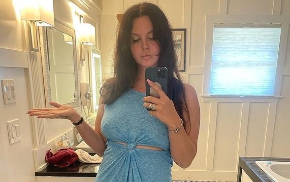 Lana Del Rey diz que está solteira e vai dar um tempo do amor | Donna