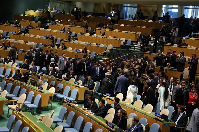 Com plateia esvaziada na ONU, Netanyahu diz que "Israel precisa ...