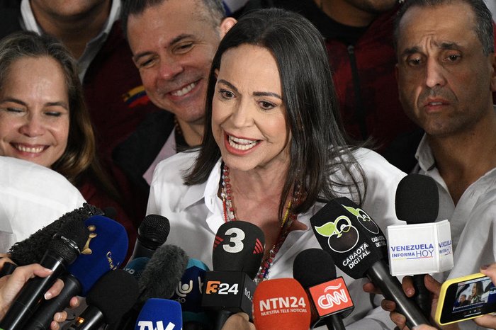 Após vitória de Maduro, María Corina diz que está escondida e que teme ...