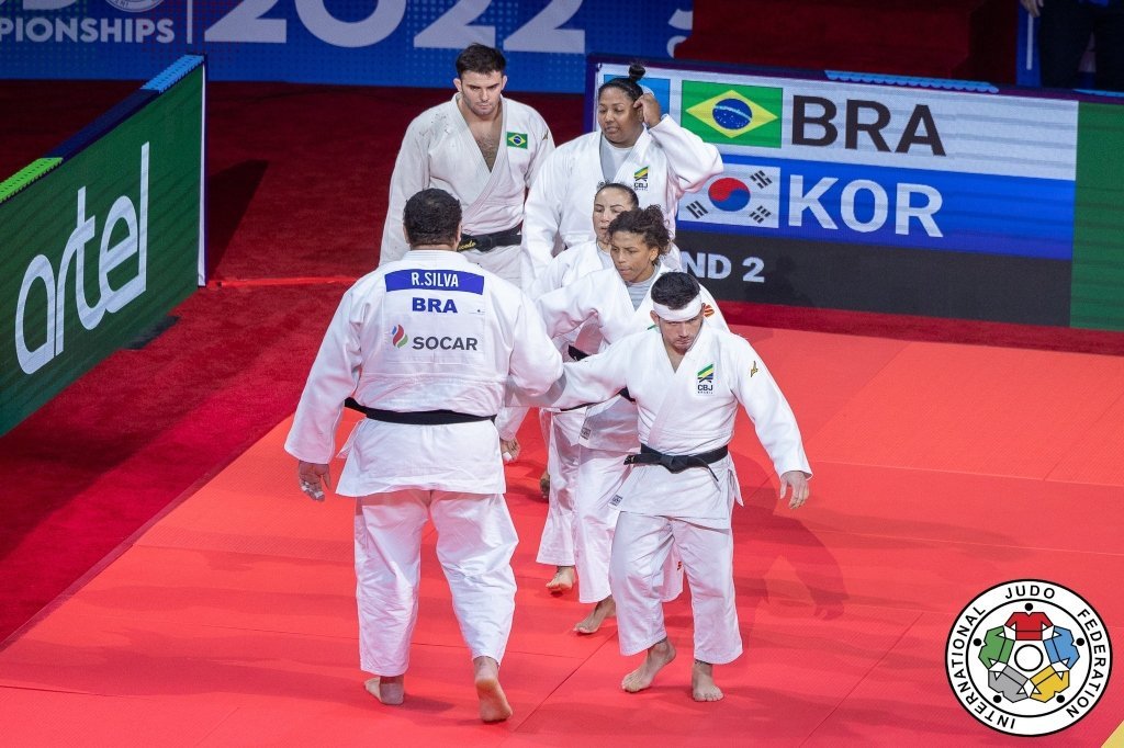 Brasil cai na estreia por equipes, mas fica em 2º no geral no Mundial ...