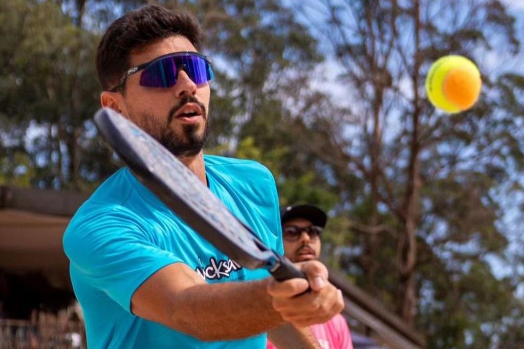 Saque na Cinco: a trajetória de Hugo Russo, o beach tenista que marcou Neymar | GZH