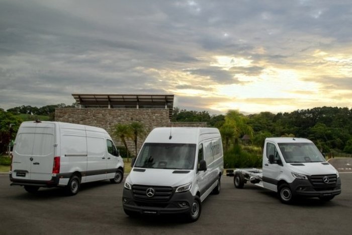 Sprinter elétrica chega com três versões, motor de 200 cv e autonomia ...