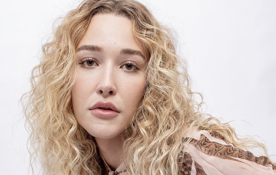 Sobrinha de Roberta Close, modelo trans está chamando atenção no mundo ...