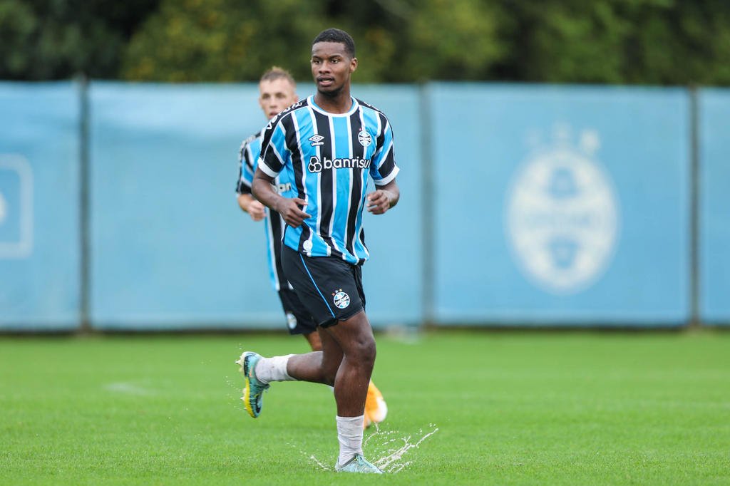 O único homem que pode substituir Suárez sem pressão; veja vídeo | GZH