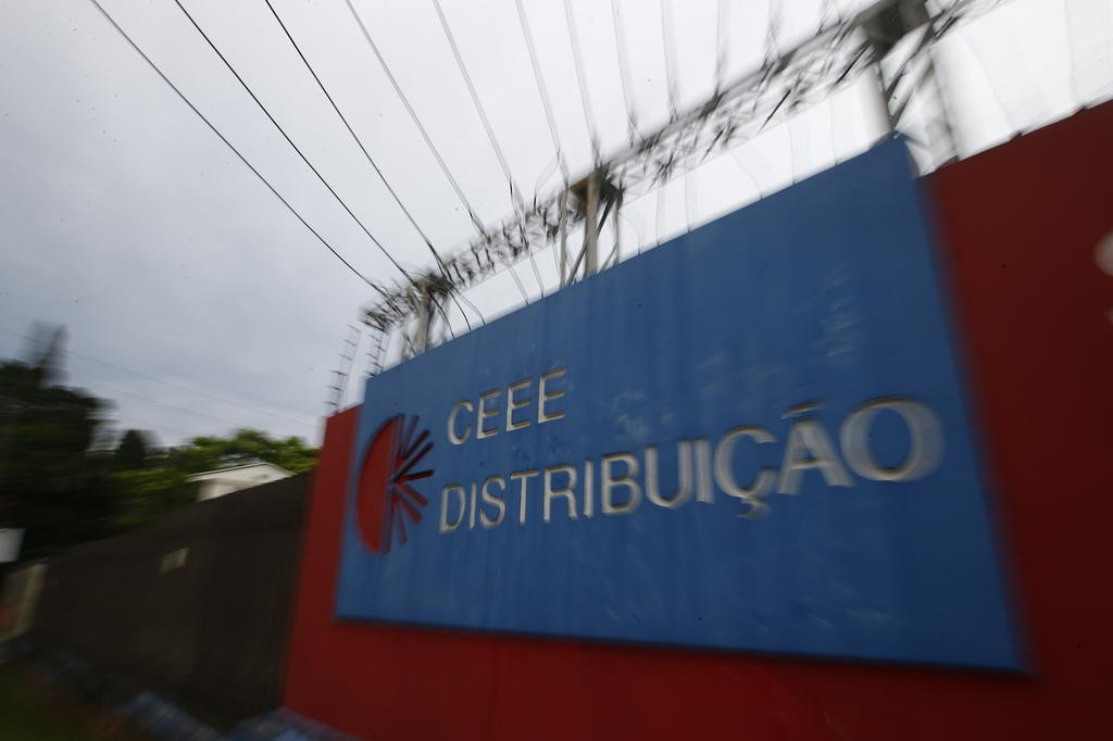 Sob nova direção, CEEE-D anuncia captação de R$ 1,5 bi para pagar ...