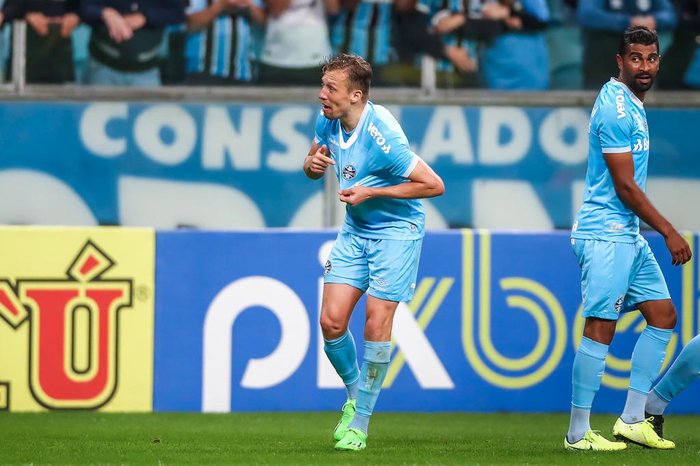 Lucas Leiva x Thiago Santos: uma disputa que toca o coração do torcedor ...