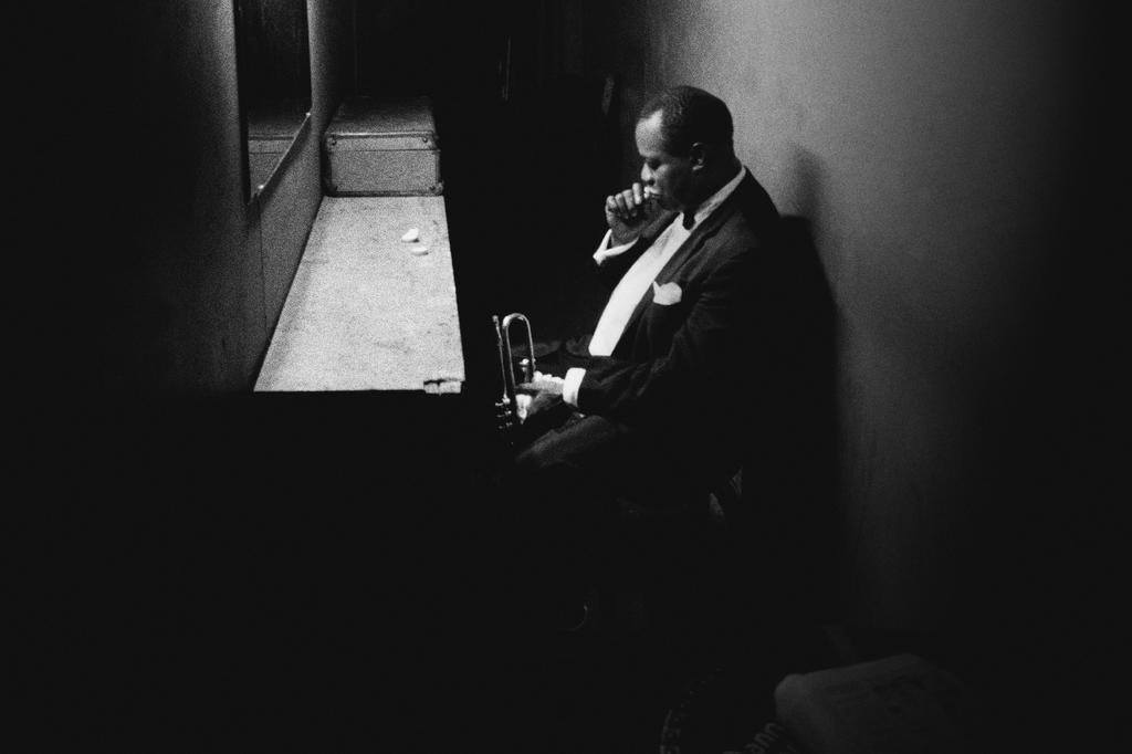 Documentário sobre a vida de Louis Armstrong e outros destaques do dia ...