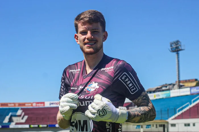 "Eu vim para o Caxias para marcar o meu nome", diz goleiro contratado ...